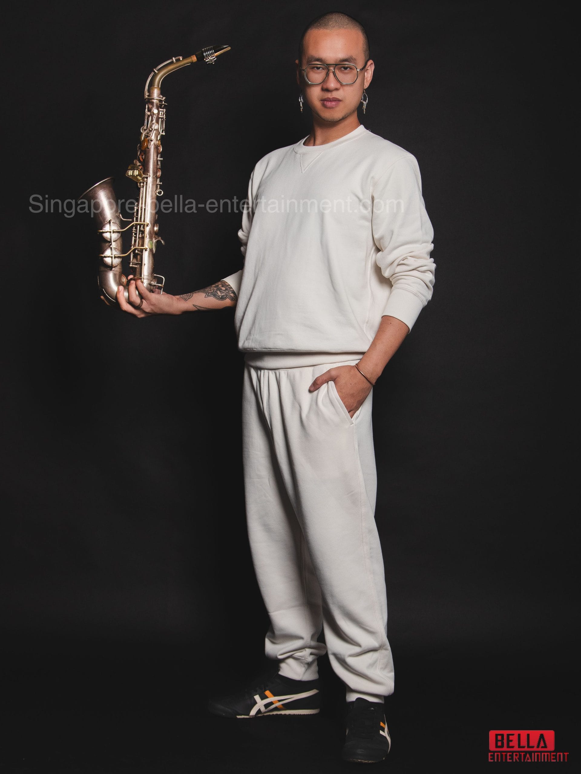 Hire Saxophonist in Singapore, professional sax players for hire!