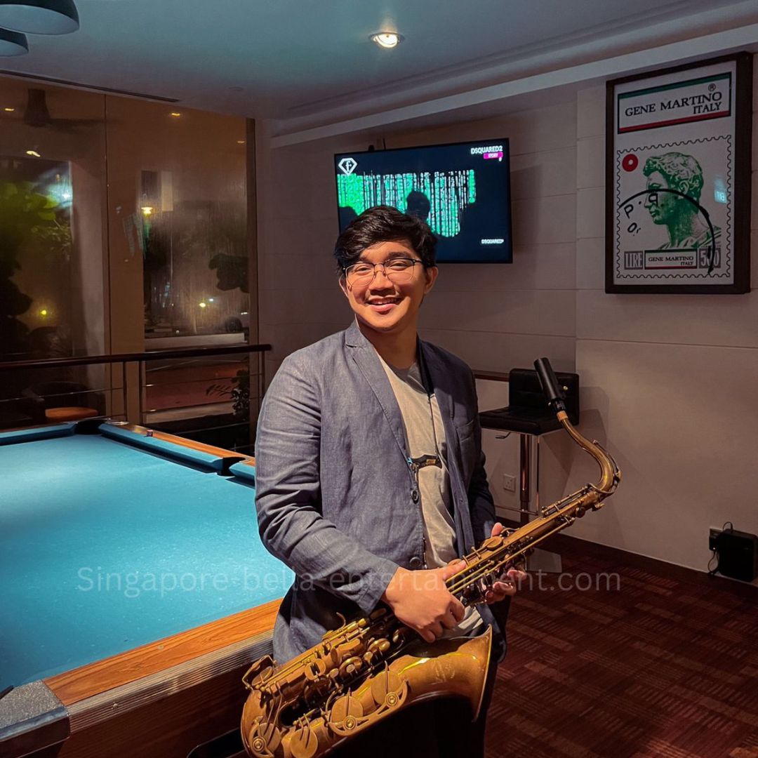 Hire Saxophonist in Singapore, professional sax players for hire!