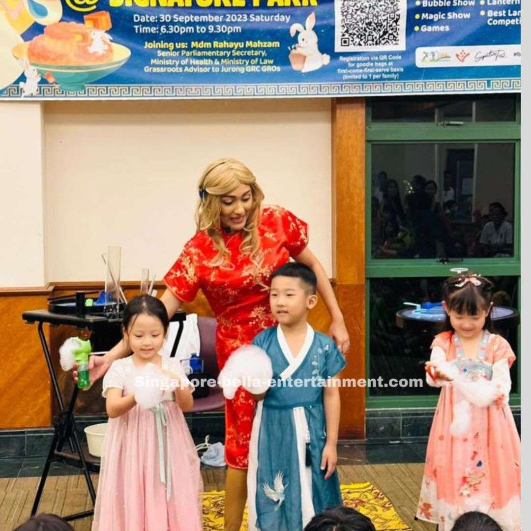 Best Bubble Performer for Events in Singapore | Hire Now