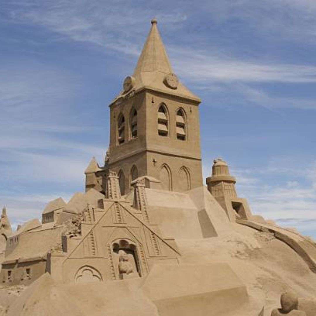 Hire Sand Artist in Singapore | Bella Entertainment