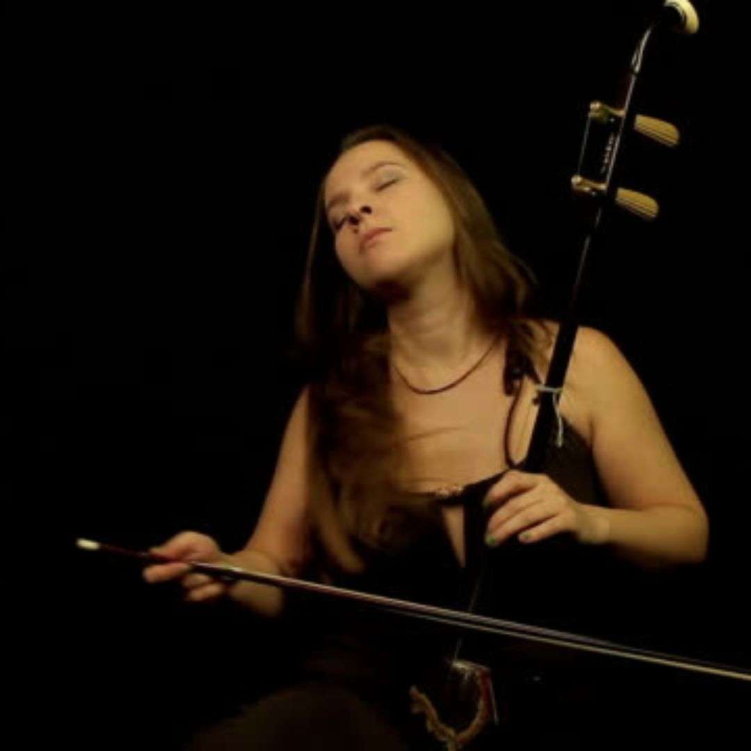 Hire Er Hu Player in Singapore | Bella Entertainment