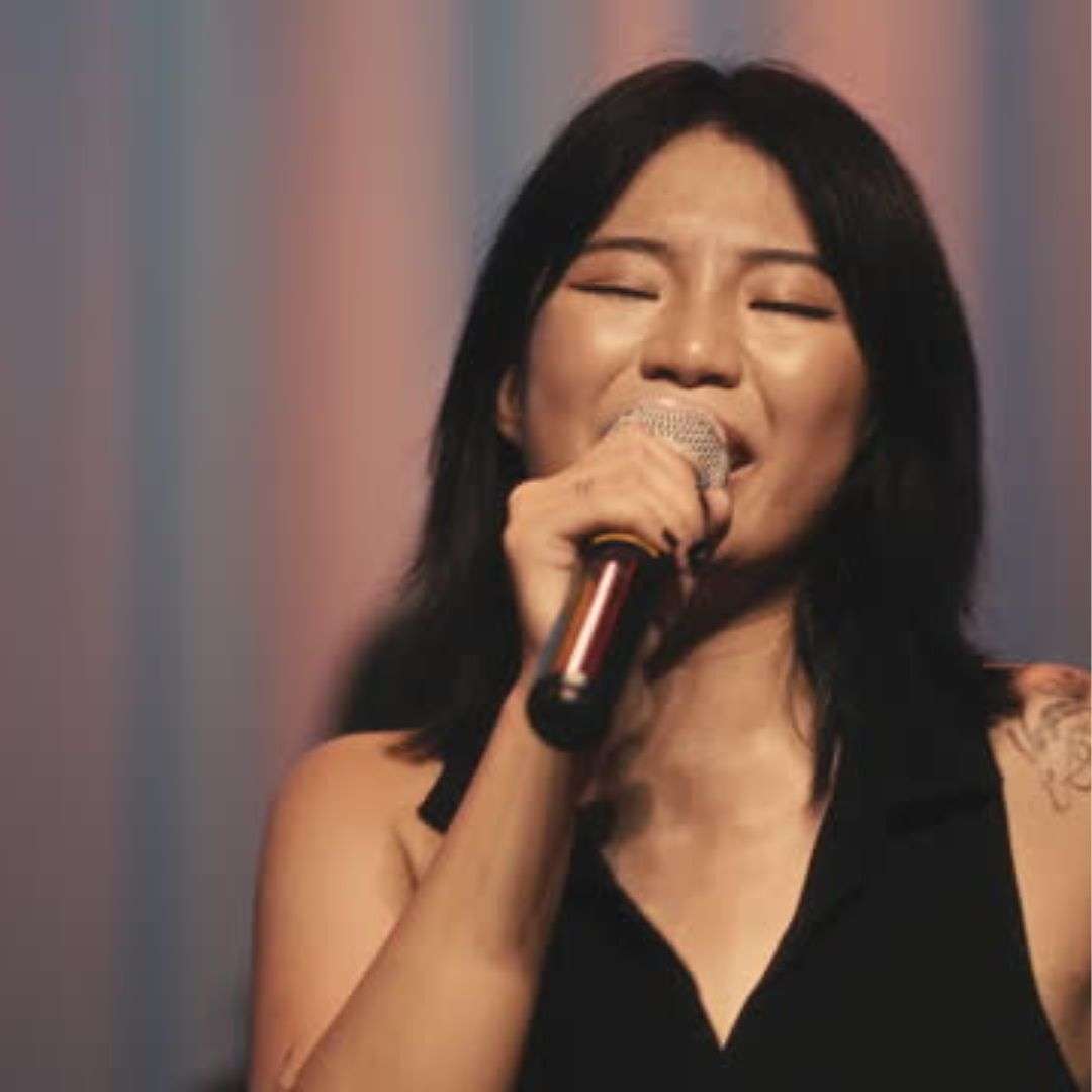 Hire Chinese Singers in Singapore | Bella Entertainment