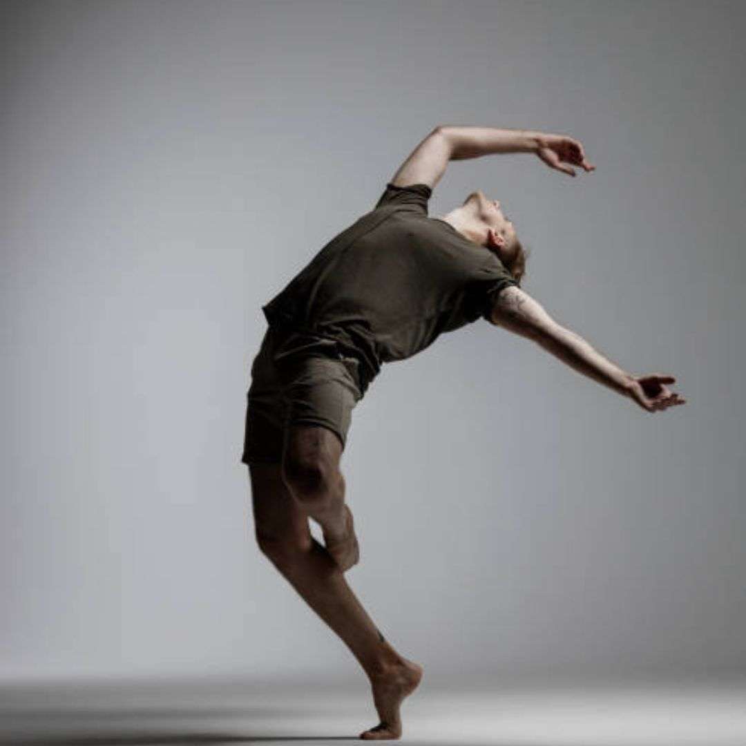 Hire Contemporary Dancers in Singapore | Bella Entertainment