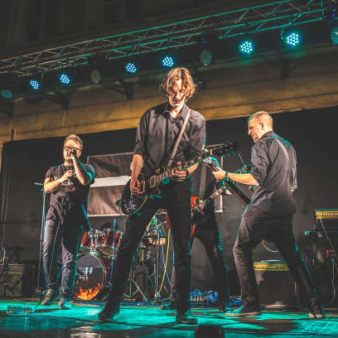 Hire Live Bands in Bangkok I Bella Entertainment