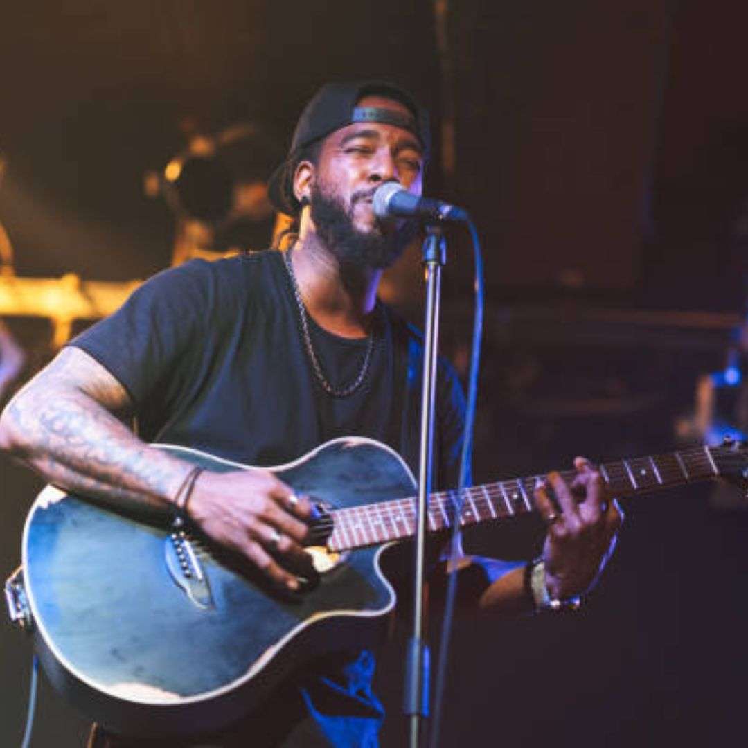 Hire Wedding Guitarist and Singer in Bangkok - Bella Entertainment